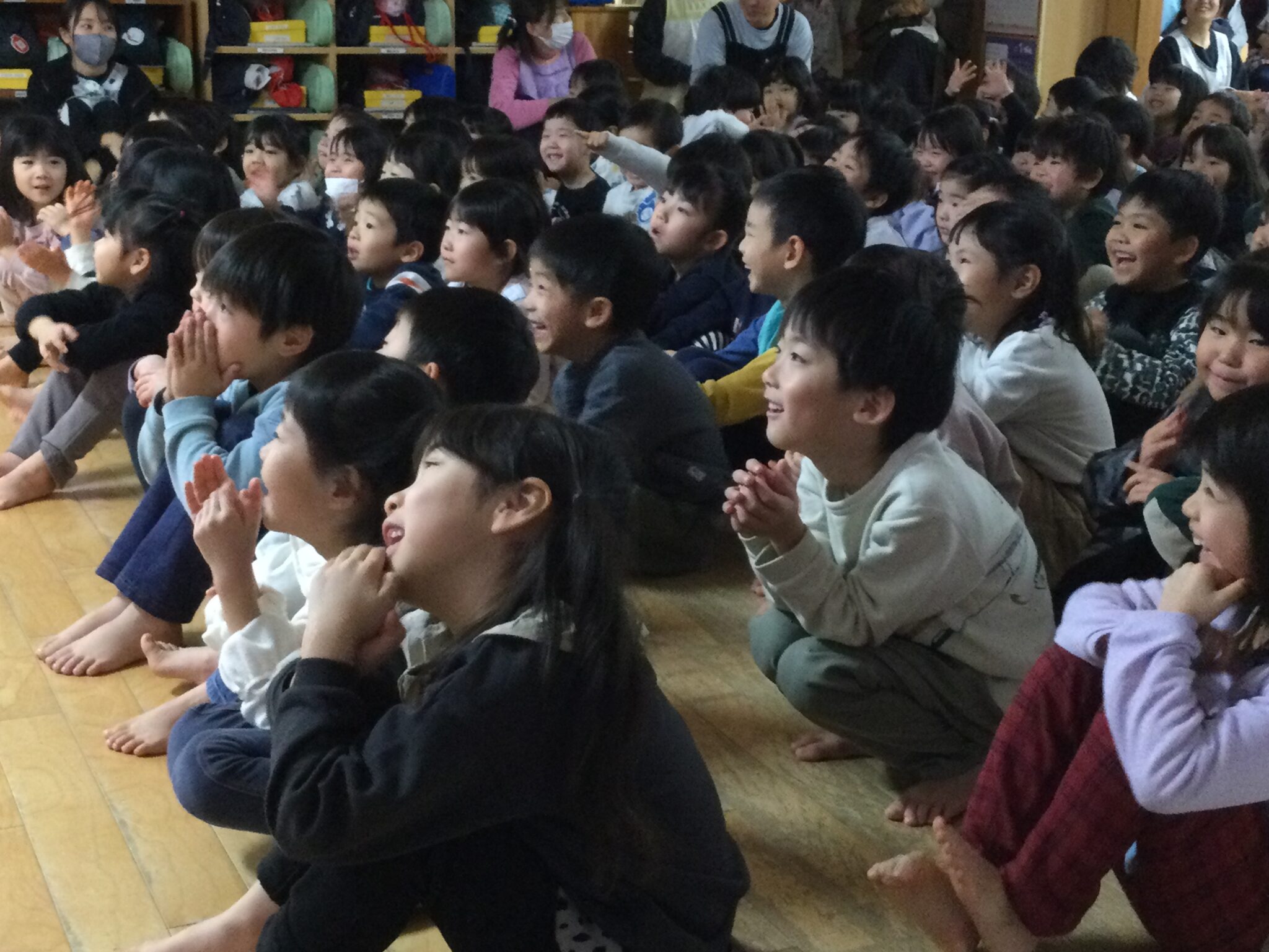 新春初笑い やじろべえさんがやってきた‼ | 松翠保育園